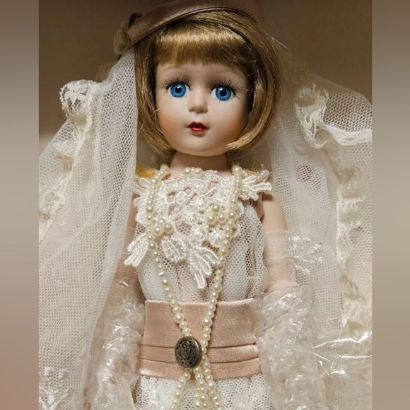 Madame Alexander | Toys | Nwt Madame Alexander Porcelain Margaret ...